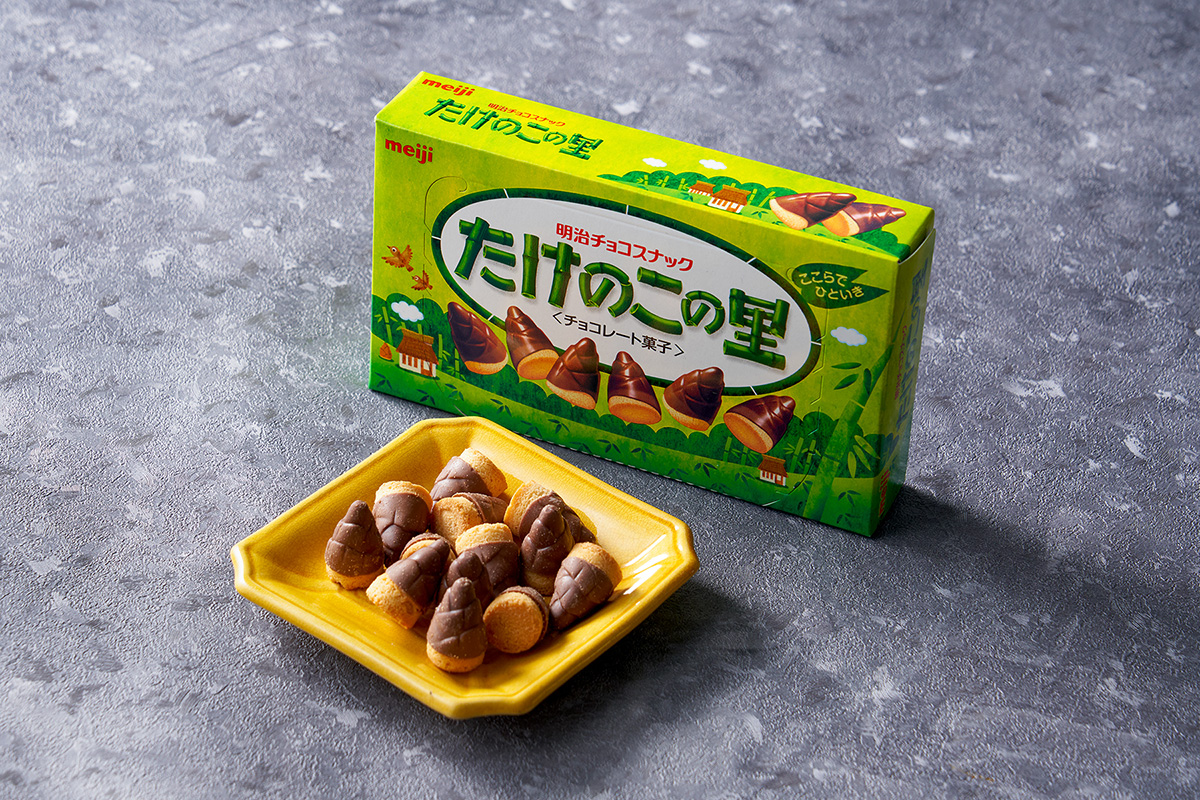 The Great Japanese Chocolate Snack War: Kinoko no Yama vs Takenoko no Sato - WAMI JAPAN FLAVORED ...